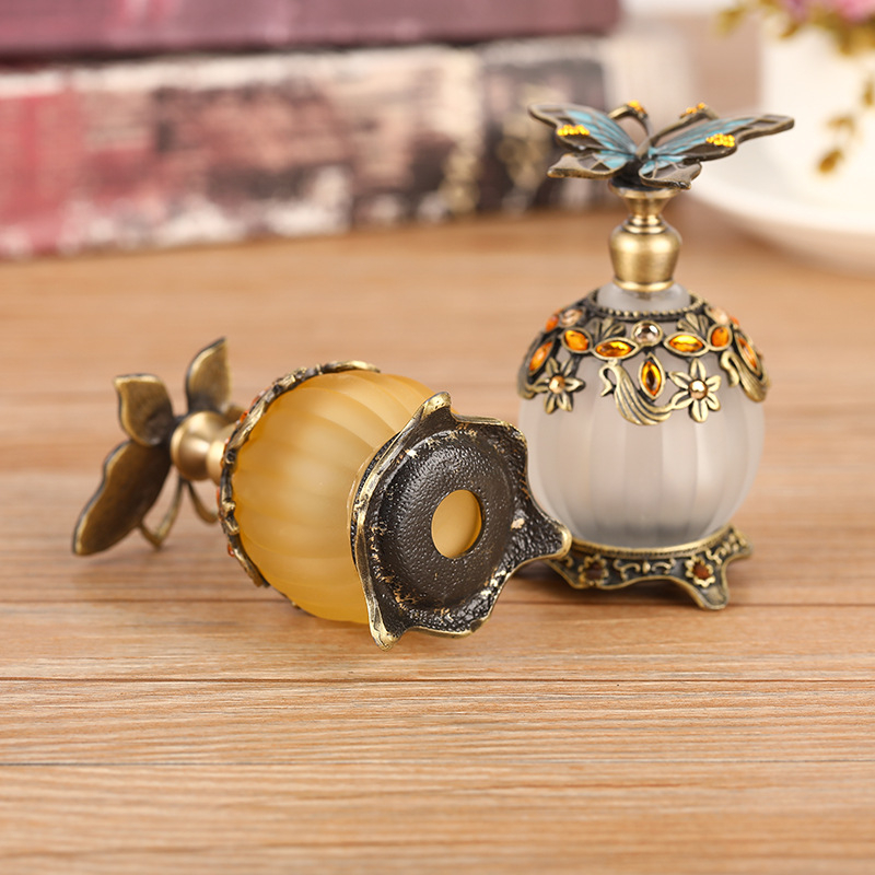 Luxury Design Fragrances Reed Diffusers Bottle with Zinc Alloy Lid ...